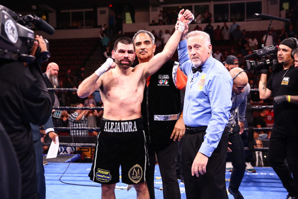Angulo wins in an upset over Quillin - Big Fight Weekend