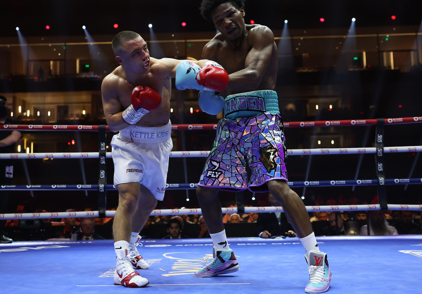 Nick Ball Battles Raymond Ford to Split Decision Win