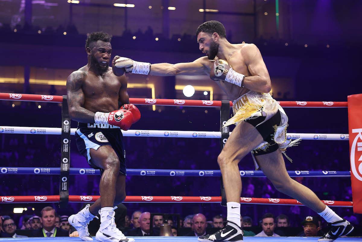 Carlos Adames vs Hamzah Sheeraz Ends in Controversial Decision on Feb. 22