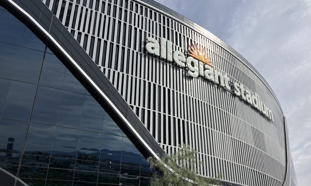 Canelo vs Crawford: Fernando Vargas Jr Predicts Outcome for Sep. 13